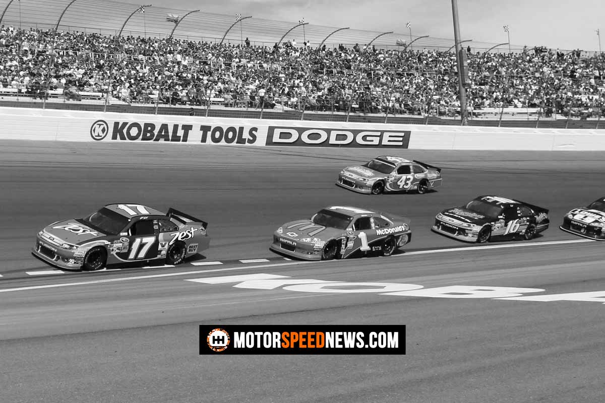 Frankie Muniz From ‘Malcolm In The Middle’ Becomes NASCAR Driver ...